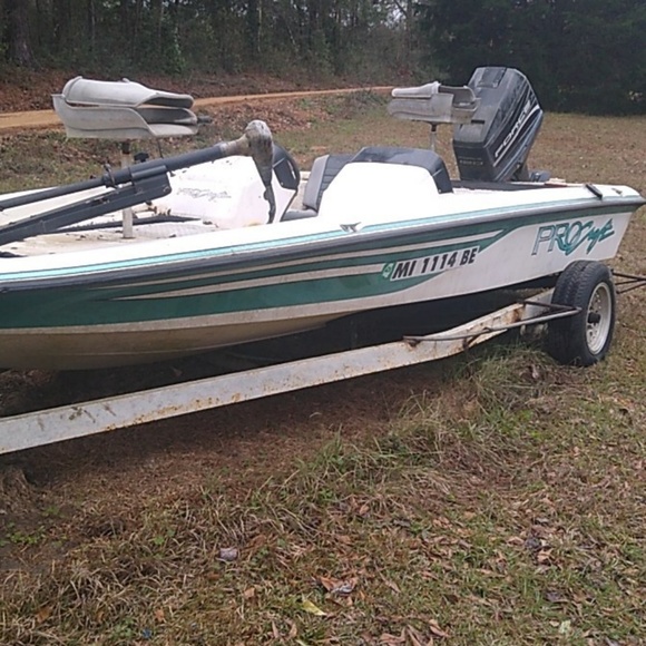 Other | Pro Craft Bass Boat With A Force 125 Motor On It | Poshmark
